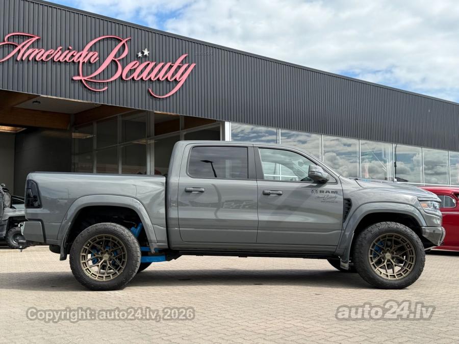 Grey Ram 1500 2023 in Tallinn, with an engine capacity of 6.20 L and mileage of 20 thousand km for 139900 €, photo 7 on AUTOMOTO.COM.LV