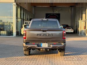 Grey Ram 1500 2023 in Tallinn, with an engine capacity of 5.70 L and mileage of 19 thousand km for 79900 €, photo 19 on AUTOMOTO.COM.LV