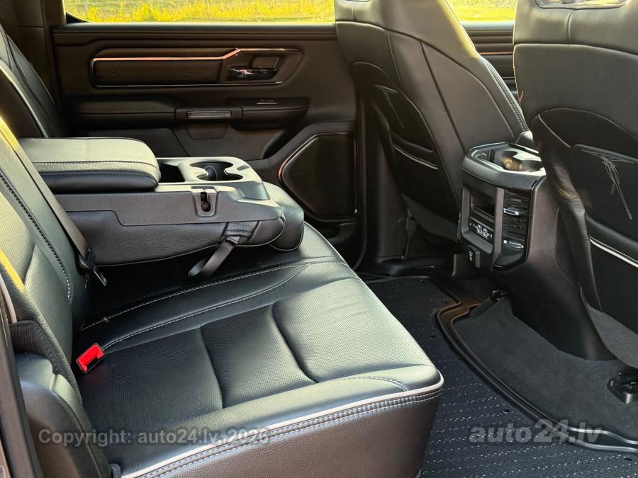 Grey Ram 1500 2023 in Tallinn, with an engine capacity of 5.70 L and mileage of 19 thousand km for 79900 €, photo 32 on AUTOMOTO.COM.LV
