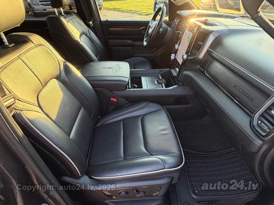 Grey Ram 1500 2023 in Tallinn, with an engine capacity of 5.70 L and mileage of 19 thousand km for 79900 €, photo 41 on AUTOMOTO.COM.LV