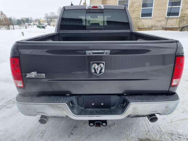 Grey Ram 1500 2016 in Siauliai, with an engine capacity of 5.70 L and mileage of 330 thousand km for 17990 €, photo 11 on AUTOMOTO.COM.LV