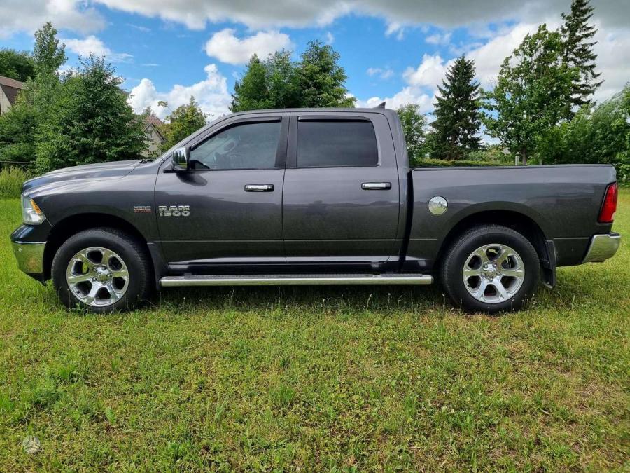 Серый Ram 1500 2016 в Шяуляй, объемом двигателя 5.70 л и пробегом 330 тыс. км за 17700 €, фото 6 на AUTOMOTO.COM.LV