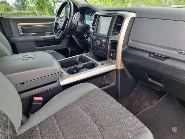 Grey Ram 1500 2016 in Siauliai, with an engine capacity of 5.70 L and mileage of 330 thousand km for 17700 €, photo 8 on AUTOMOTO.COM.LV