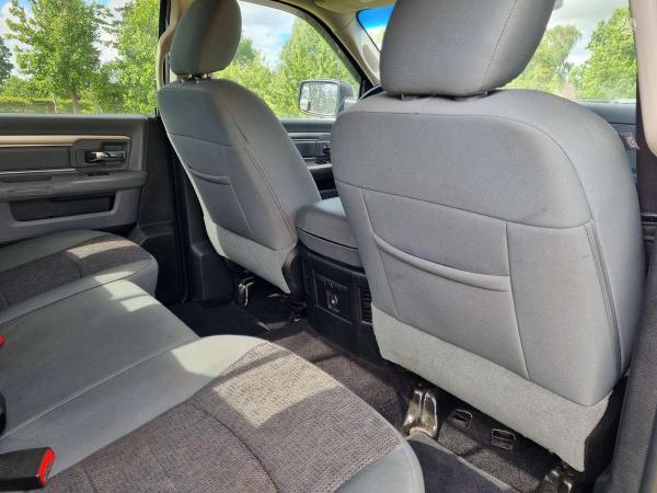 Grey Ram 1500 2016 in Siauliai, with an engine capacity of 5.70 L and mileage of 330 thousand km for 17700 €, photo 9 on AUTOMOTO.COM.LV