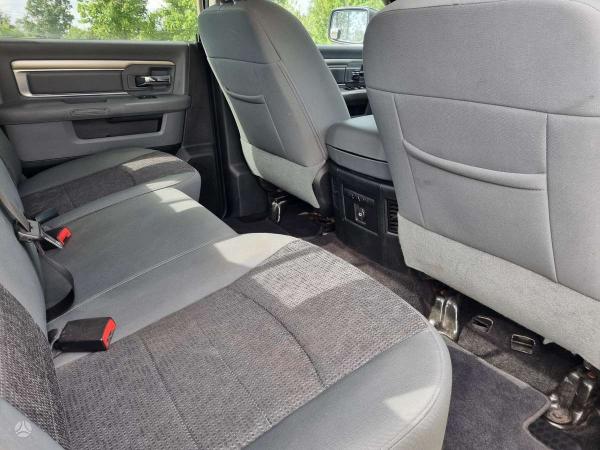Grey Ram 1500 2016 in Siauliai, with an engine capacity of 5.70 L and mileage of 330 thousand km for 17700 €, photo 10 on AUTOMOTO.COM.LV