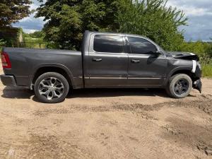 Pelēks Ram 1500 2020 Viļņa, ar dzinēja tilpumu 5.70 L un nobraukumu 66 tūkst. km par 18700 €, foto 3 vietnē AUTOMOTO.COM.LV
