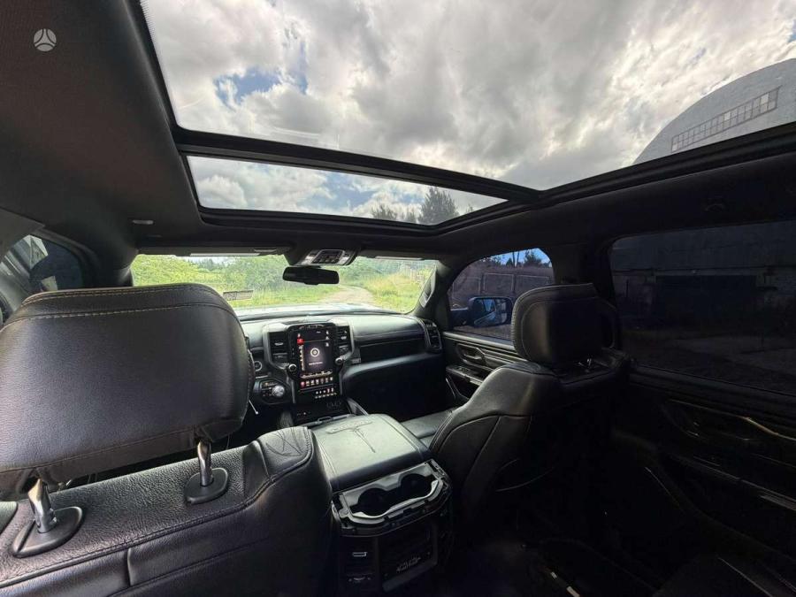 Pelēks Ram 1500 2020 Viļņa, ar dzinēja tilpumu 5.70 L un nobraukumu 66 tūkst. km par 18700 €, foto 5 vietnē AUTOMOTO.COM.LV