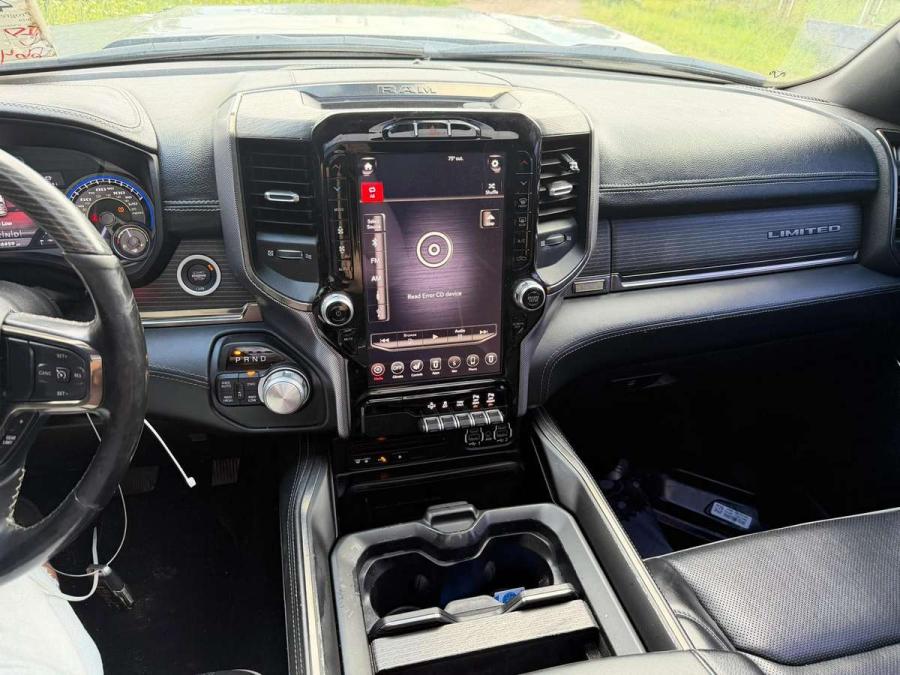 Pelēks Ram 1500 2020 Viļņa, ar dzinēja tilpumu 5.70 L un nobraukumu 66 tūkst. km par 18700 €, foto 8 vietnē AUTOMOTO.COM.LV