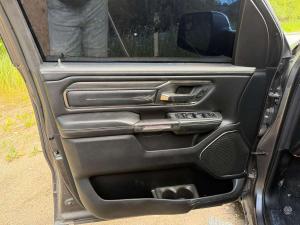 Pelēks Ram 1500 2020 Viļņa, ar dzinēja tilpumu 5.70 L un nobraukumu 66 tūkst. km par 18700 €, foto 11 vietnē AUTOMOTO.COM.LV