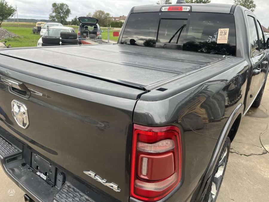 Pelēks Ram 1500 2020 Šauļi, ar dzinēja tilpumu 3.60 L un nobraukumu 300 tūkst. km par 22000 €, foto 4 vietnē AUTOMOTO.COM.LV