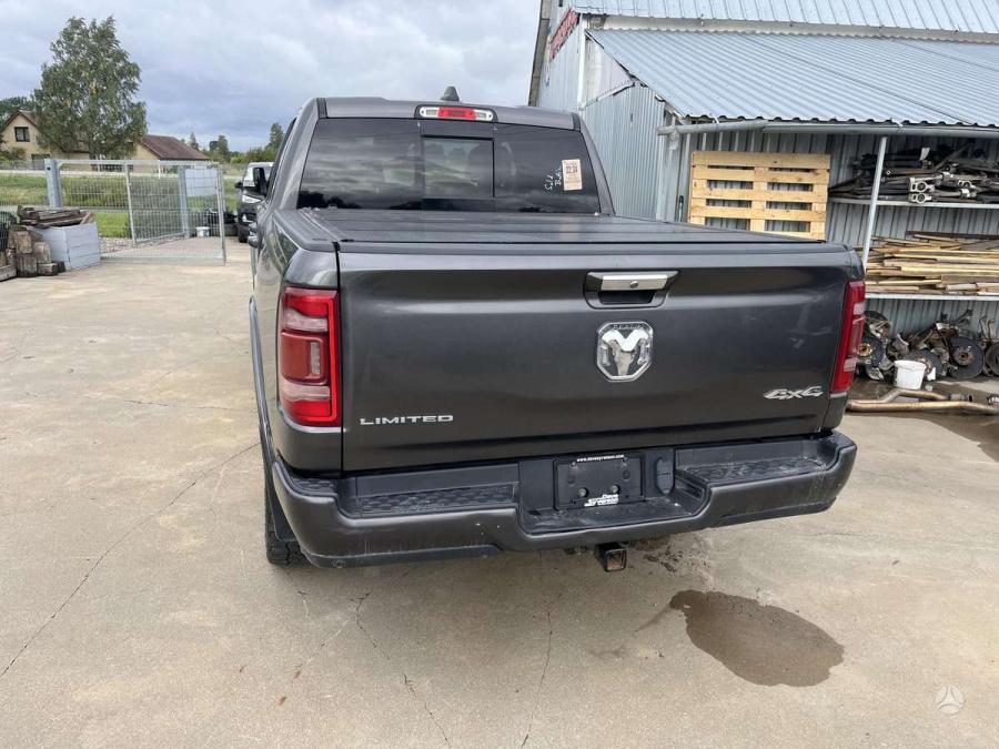 Pelēks Ram 1500 2020 Šauļi, ar dzinēja tilpumu 3.60 L un nobraukumu 300 tūkst. km par 22000 €, foto 10 vietnē AUTOMOTO.COM.LV