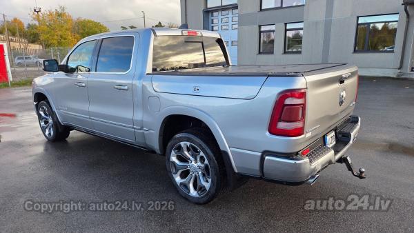 Ram 1500 2020 in Haapsalu on AUTOMOTO.COM.LV Grey Ram 1500 2020 in Haapsalu, with an engine capacity of 5.70 L and mileage of 149 thousand km for 41900 €, photo 5 on AUTOMOTO.COM.LV