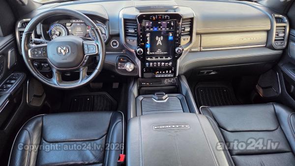 Ram 1500 2020 in Haapsalu on AUTOMOTO.COM.LV Grey Ram 1500 2020 in Haapsalu, with an engine capacity of 5.70 L and mileage of 149 thousand km for 41900 €, photo 8 on AUTOMOTO.COM.LV