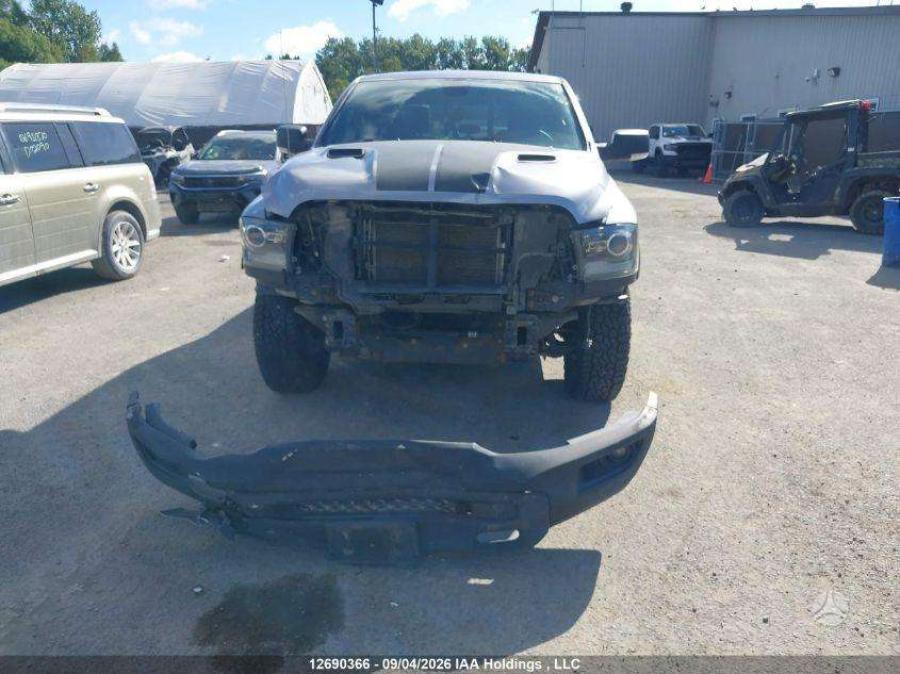 Grey Ram 1500 2021 in Klaipeda, with an engine capacity of 5.65 L and mileage of 223 thousand km for 11362 €, photo 7 on AUTOMOTO.COM.LV