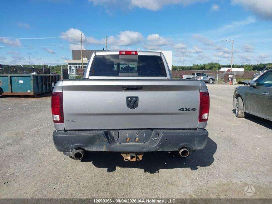 Grey Ram 1500 2021 in Klaipeda, with an engine capacity of 5.65 L and mileage of 223 thousand km for 11362 €, photo 16 on AUTOMOTO.COM.LV