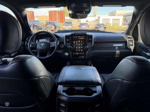 Серый Ram 1500 2024 в Мажейкяй, объемом двигателя 5.65 л и пробегом 37 тыс. км за 48400 €, фото 8 на AUTOMOTO.COM.LV