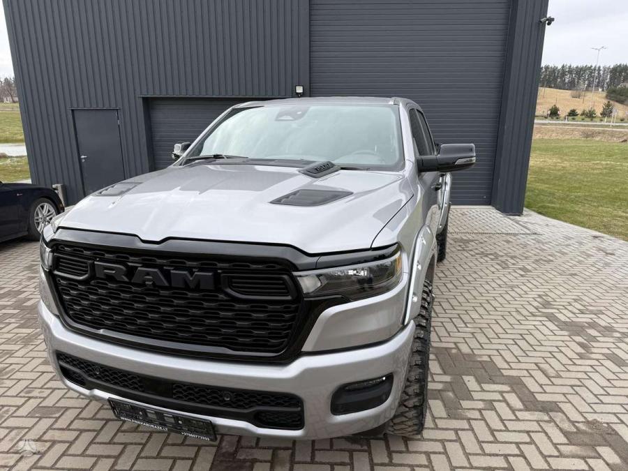 Grey Ram 1500 2025 in Plunge, with an engine capacity of 3.00 L and mileage of 19 thousand km for 52030 €, photo 3 on AUTOMOTO.COM.LV