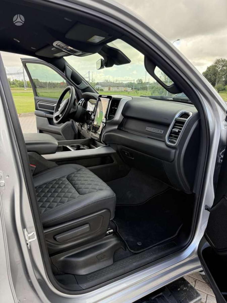Grey Ram 1500 2025 in Plunge, with an engine capacity of 3.00 L and mileage of 19 thousand km for 52030 €, photo 10 on AUTOMOTO.COM.LV