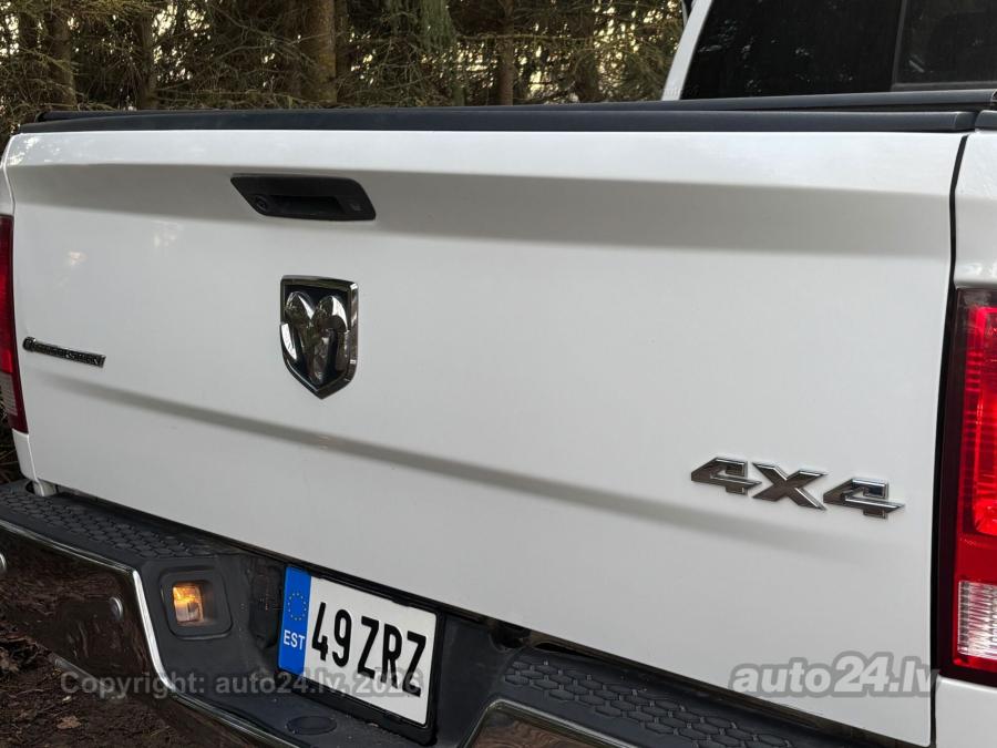 White Ram 1500 2016 in Tallinn, with an engine capacity of 3.00 L and mileage of 220 thousand km for 20000 €, photo 9 on AUTOMOTO.COM.LV