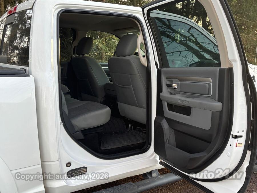 White Ram 1500 2016 in Tallinn, with an engine capacity of 3.00 L and mileage of 220 thousand km for 20000 €, photo 12 on AUTOMOTO.COM.LV