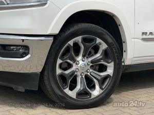 White Ram 1500 2020 in Tallinn, with an engine capacity of 5.70 L and mileage of 253 thousand km for 37900 €, photo 11 on AUTOMOTO.COM.LV