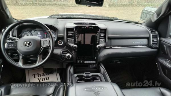 White Ram 1500 2022 in Tallinn, with an engine capacity of 5.70 L and mileage of 82 thousand km for 55900 €, photo 7 on AUTOMOTO.COM.LV