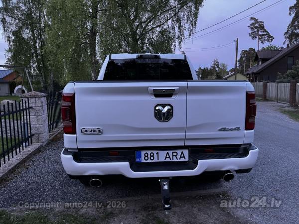White Ram 1500 2022 in Haapsalu, with an engine capacity of 5.70 L and mileage of 71 thousand km for 51900 €, photo 4 on AUTOMOTO.COM.LV