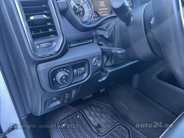 Balts Ram 1500 2024 Tallina, ar dzinēja tilpumu 5.70 L un nobraukumu 21 tūkst. km par 83000 €, foto 11 vietnē AUTOMOTO.COM.LV