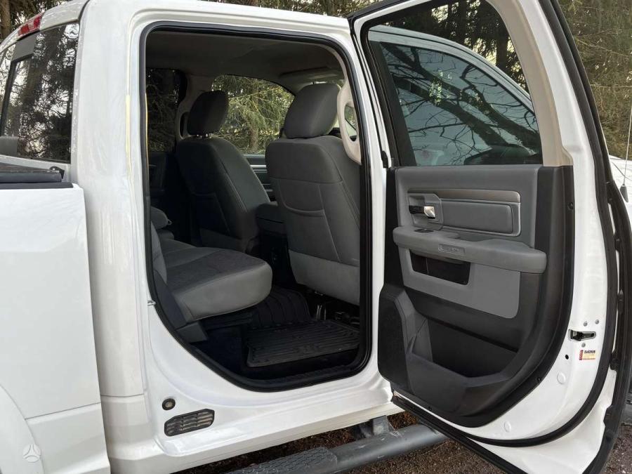 White Ram 1500 2016 in Tartu, with an engine capacity of 3.00 L and mileage of 220 thousand km for 17500 €, photo 12 on AUTOMOTO.COM.LV
