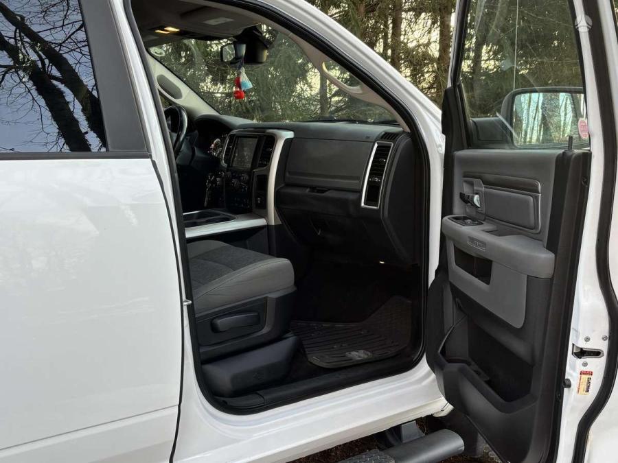 White Ram 1500 2016 in Tartu, with an engine capacity of 3.00 L and mileage of 220 thousand km for 17500 €, photo 13 on AUTOMOTO.COM.LV