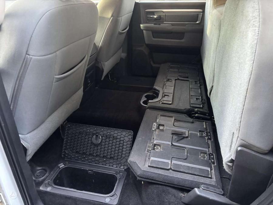 White Ram 1500 2016 in Tartu, with an engine capacity of 3.00 L and mileage of 220 thousand km for 17500 €, photo 15 on AUTOMOTO.COM.LV