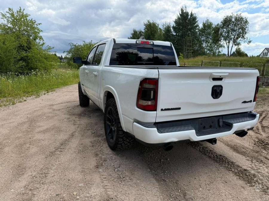 Balts Ram 1500 2022 Viļņa, ar dzinēja tilpumu 5.70 L un nobraukumu 80 tūkst. km par 23000 €, foto 7 vietnē AUTOMOTO.COM.LV