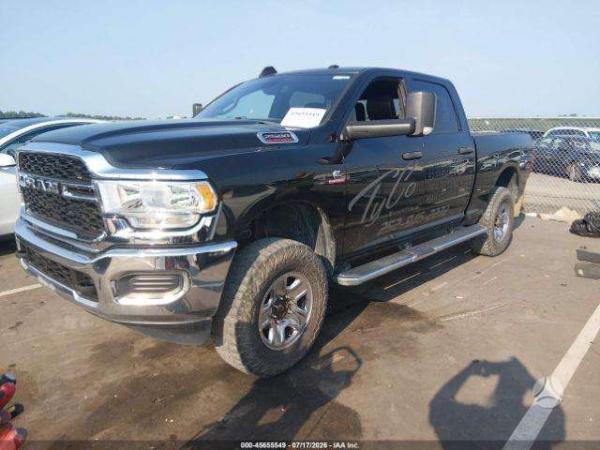 Черный Ram 2500 2022 в Клайпеда, объемом двигателя 6.70 л и пробегом 71 тыс. км за 12000 €, фото 3 на AUTOMOTO.COM.LV