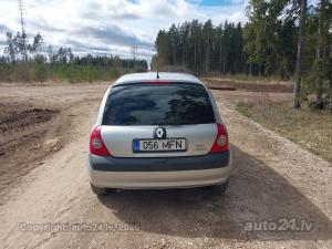 Pelēks Renault 11 2006 Rapla, ar dzinēja tilpumu 1.10 L un nobraukumu 105 tūkst. km par 999 €, foto 5 vietnē AUTOMOTO.COM.LV