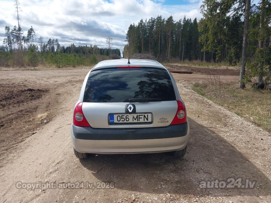 Pelēks Renault 11 2006 Rapla, ar dzinēja tilpumu 1.10 L un nobraukumu 105 tūkst. km par 999 €, foto 5 vietnē AUTOMOTO.COM.LV
