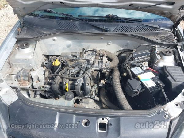 Pelēks Renault 11 2006 Rapla, ar dzinēja tilpumu 1.10 L un nobraukumu 105 tūkst. km par 999 €, foto 5 vietnē AUTOMOTO.COM.LV