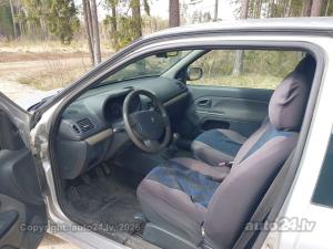 Pelēks Renault 11 2006 Rapla, ar dzinēja tilpumu 1.10 L un nobraukumu 105 tūkst. km par 999 €, foto 7 vietnē AUTOMOTO.COM.LV