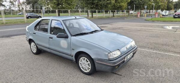 Рено 19 1989 в Рига на AUTOMOTO.COM.LV Синий Рено 19 1989 в Рига, объемом двигателя 1.40 л и пробегом 181 тыс. км за 700 €, фото 3 на AUTOMOTO.COM.LV