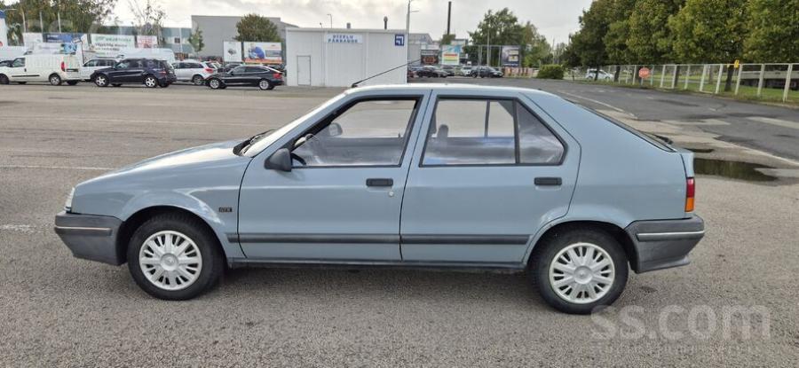 Blue Renault 19 1989 in Riga, with an engine capacity of 1.40 L and mileage of 181 thousand km for 700 €, photo 6 on AUTOMOTO.COM.LV