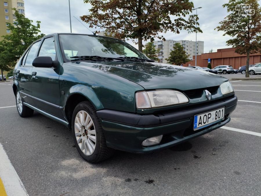 Renault 19 1993 in Vilnius, with an engine capacity of 1.70 L and mileage of 197 thousand km for 1000 €, photo 3 on AUTOMOTO.COM.LV