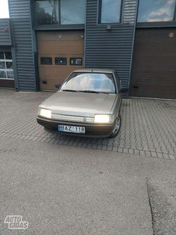 Renault 21 1988 in Kaunas, with an engine capacity of 1.70 L and mileage of 182 thousand km for 1900 €, photo 1 on AUTOMOTO.COM.LV