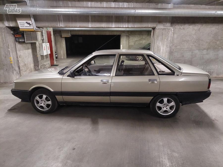 Renault 21 1988 Kauņa, ar dzinēja tilpumu 1.70 L un nobraukumu 182 tūkst. km par 1900 €, foto 4 vietnē AUTOMOTO.COM.LV