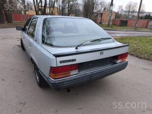 Pelēks Renault 25 1986 Rīga, ar dzinēja tilpumu 2.00 L un nobraukumu 179 tūkst. km par 3500 €, foto 4 vietnē AUTOMOTO.COM.LV