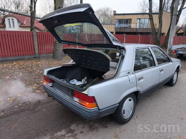 Pelēks Renault 25 1986 Rīga, ar dzinēja tilpumu 2.00 L un nobraukumu 179 tūkst. km par 4500 €, foto 5 vietnē AUTOMOTO.COM.LV