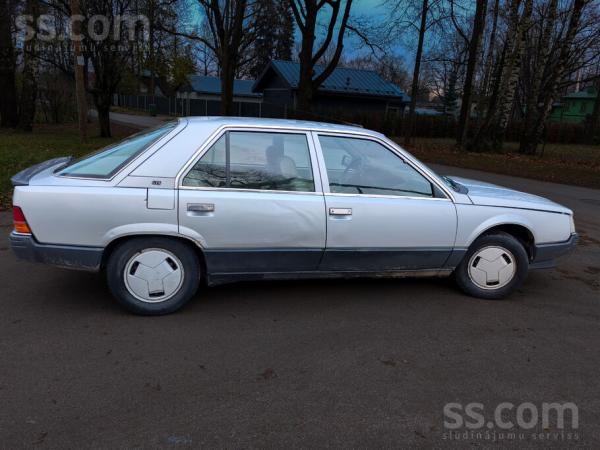 Grey Renault 25 1986 in Riga, with an engine capacity of 2.00 L and mileage of 180 thousand km for 3700 €, photo 3 on AUTOMOTO.COM.LV