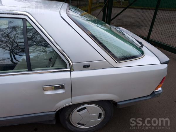 Grey Renault 25 1986 in Riga, with an engine capacity of 2.00 L and mileage of 180 thousand km for 3700 €, photo 10 on AUTOMOTO.COM.LV