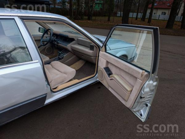 Grey Renault 25 1986 in Riga, with an engine capacity of 2.00 L and mileage of 180 thousand km for 3700 €, photo 11 on AUTOMOTO.COM.LV