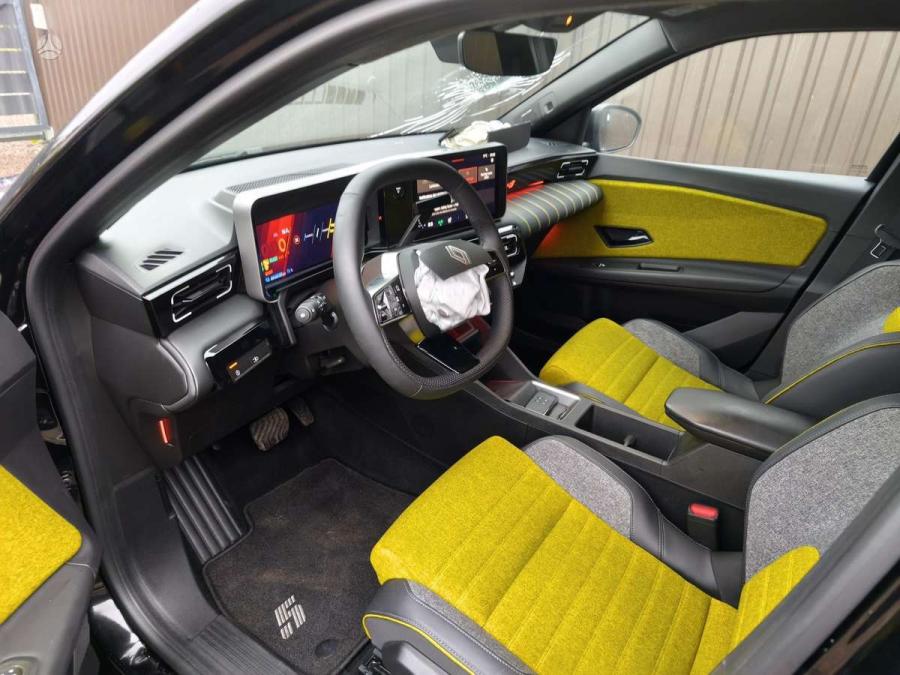 Черный Рено 5 E-Tech 2024 в Каунас, объемом двигателя 0.00 л и пробегом 14 тыс. км за 16999 €, фото 11 на AUTOMOTO.COM.LV