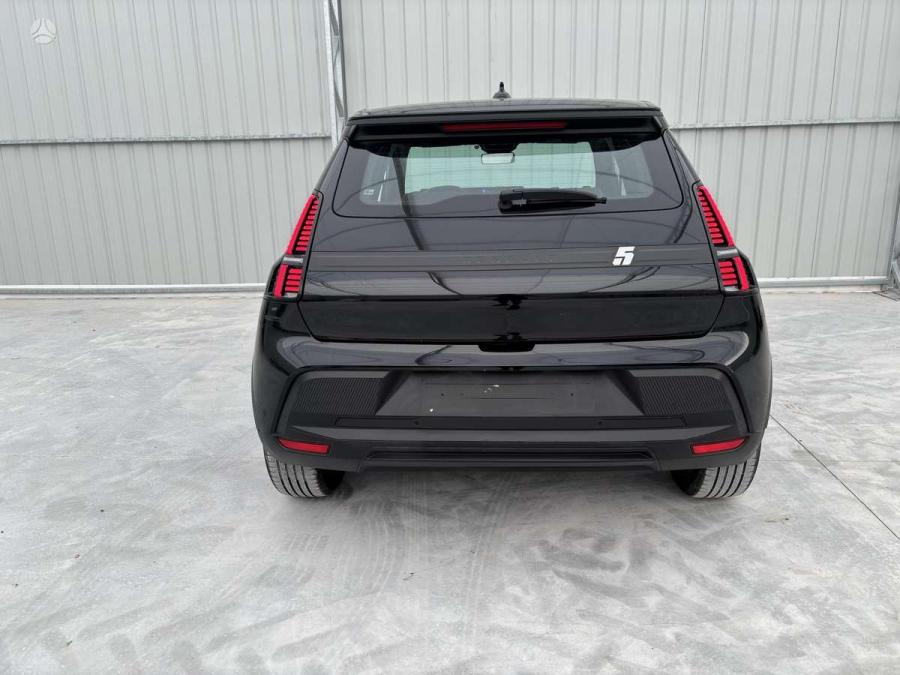 Melns Renault 5 E-Tech 2025 Kauņa, ar dzinēja tilpumu 0.00 L un nobraukumu 13 tūkst. km par 14650 €, foto 8 vietnē AUTOMOTO.COM.LV