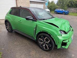Zaļš Renault 5 E-Tech 2025 Gargždai, ar dzinēja tilpumu 0.00 L un nobraukumu 15 tūkst. km par 11500 €, foto 4 vietnē AUTOMOTO.COM.LV